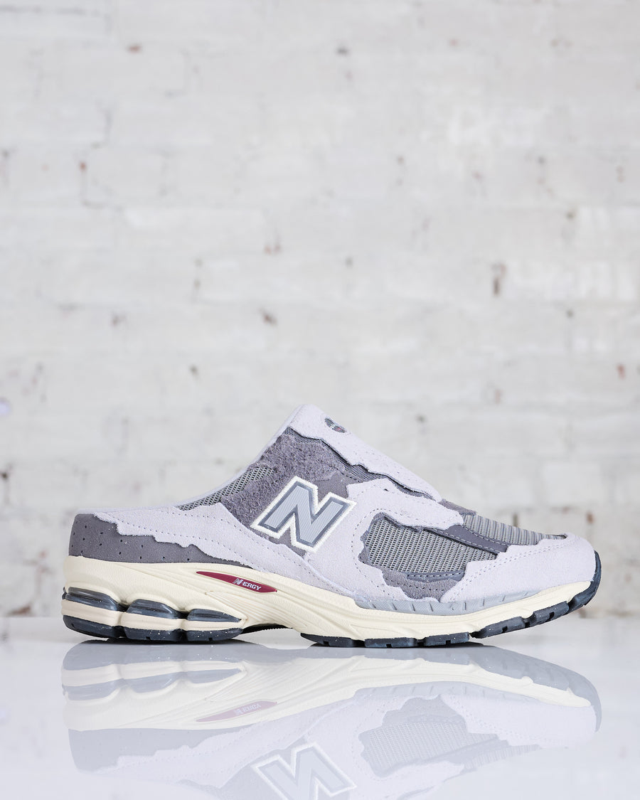 New Balance – LESS 17