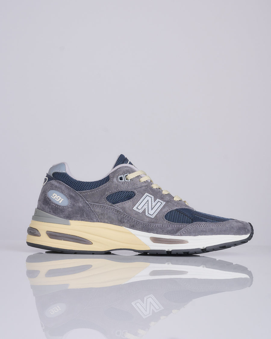 New Balance – LESS 17