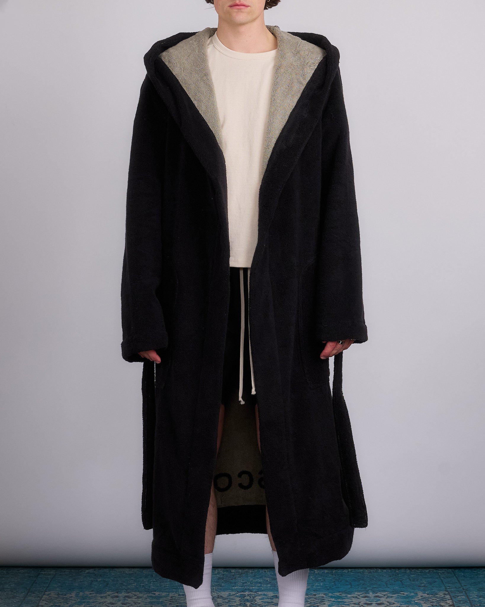 Rick Owens Beach Robe Inhuman Black Pearl – LESS 17