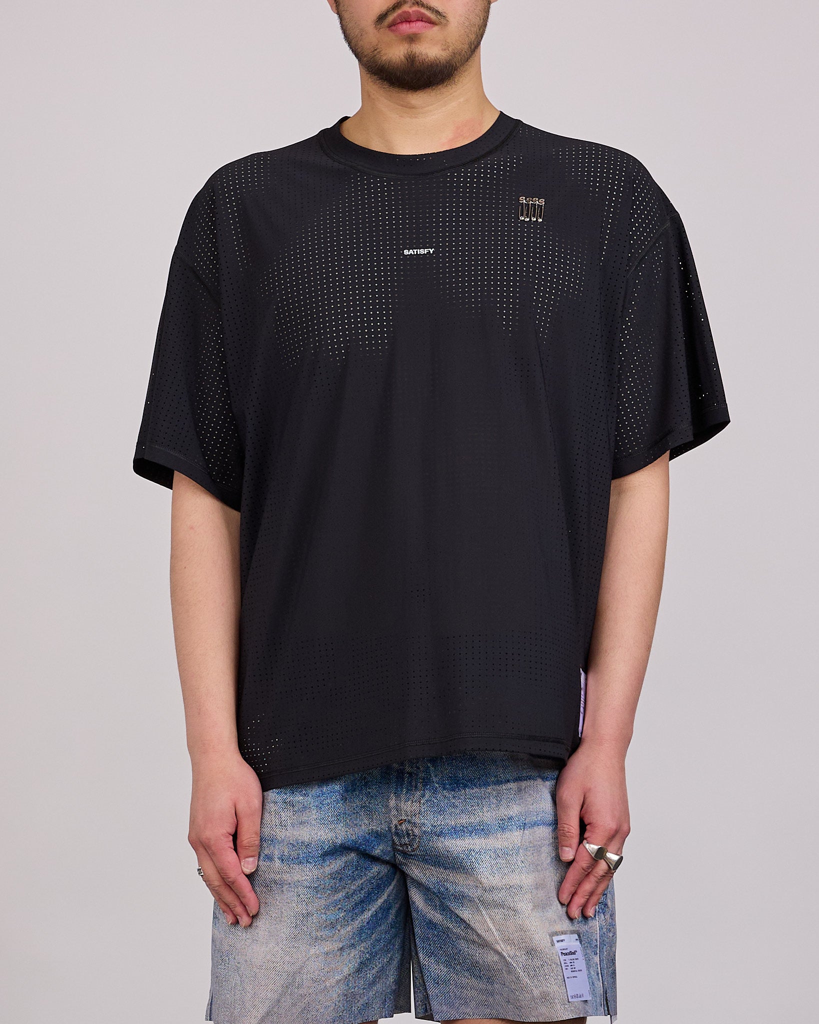 SATISFY Space-O Small Chest Logo T-Shirt Black – LESS 17